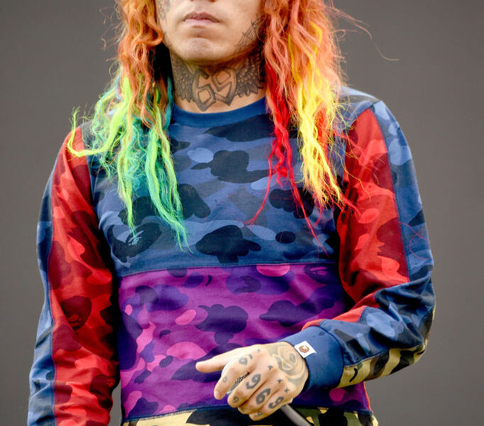 6ix9ine Resurfaces With New Look Following Overdose