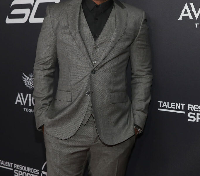 Jeezy Adds Three Platinum Plaques To The Wall