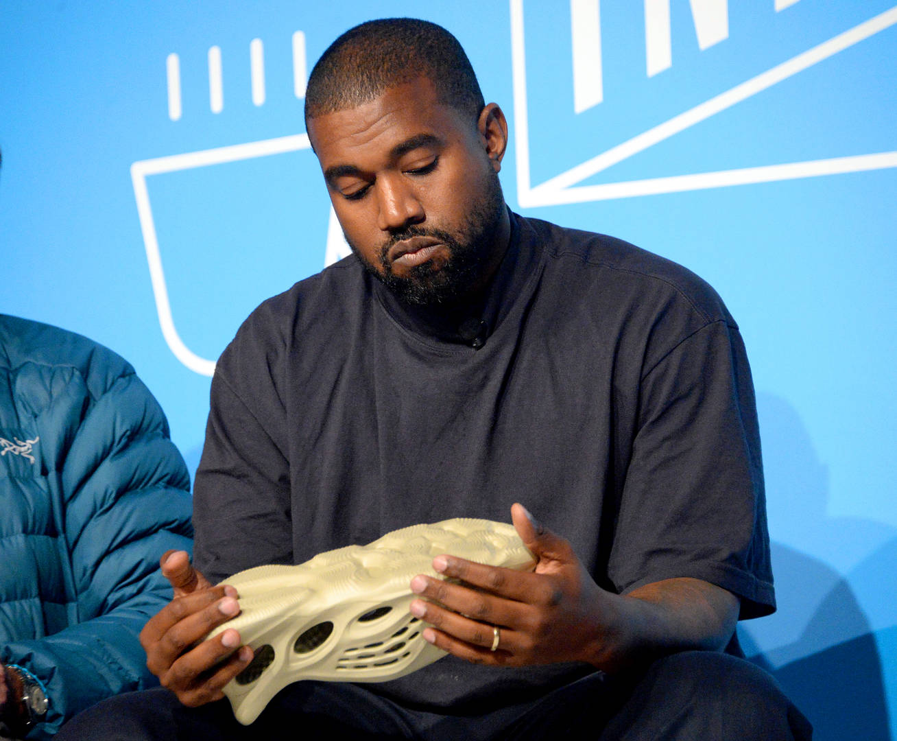 Kanye West Explains Why The Yeezy Foam Runner Is The Future Of Sneakers Kanye West Explains Why The Yeezy Foam Runner Is The Future Of Sneakers
