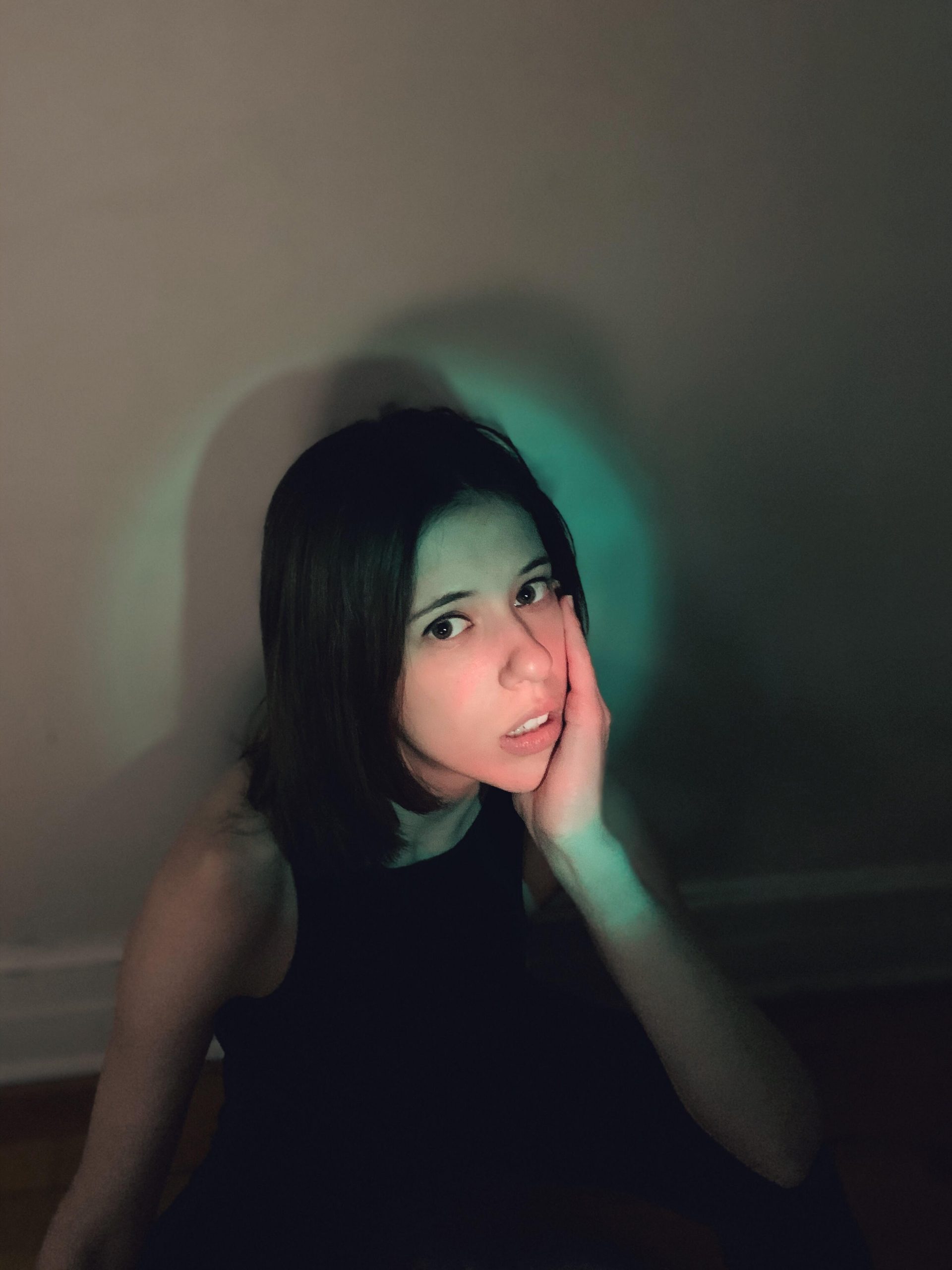 Honk Interview With The Raising Pop-Rock Singer Neomi | Honk Magazine