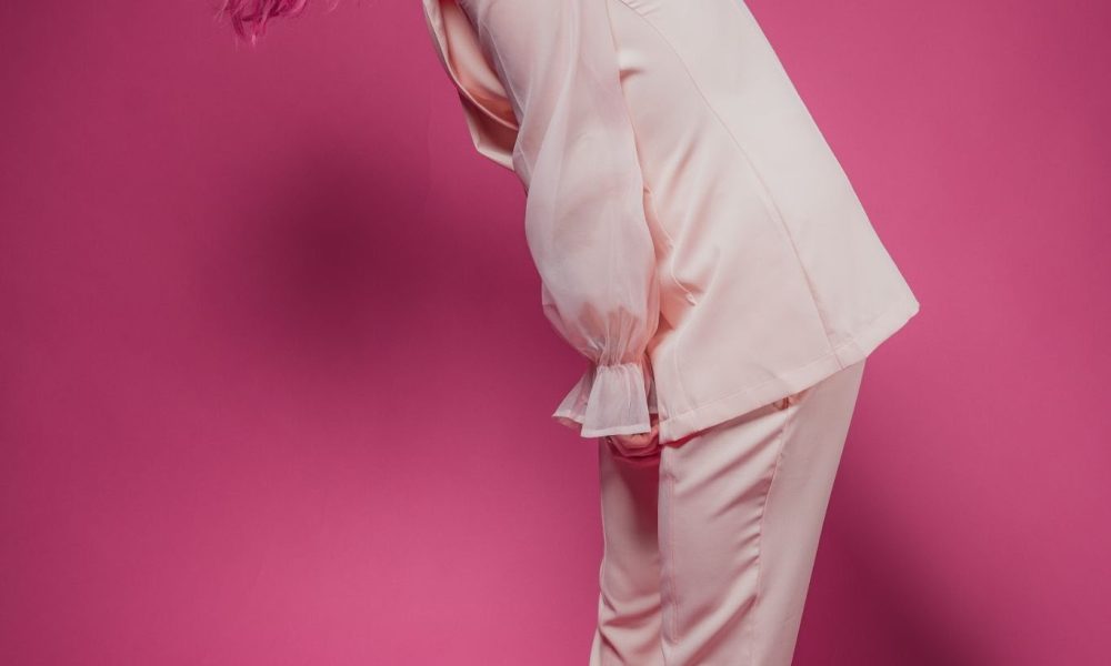 Beth McCarthy Shares Infectious New Single ‘Friendship Bracelet’