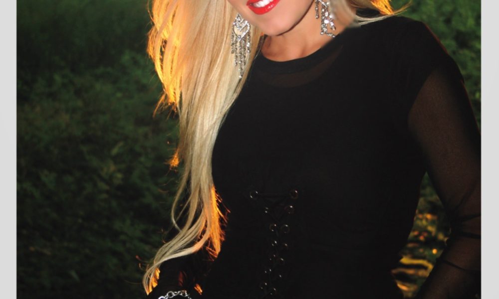 Million-plus Social Star Lady Redneck Releases New Christmas Classic ...