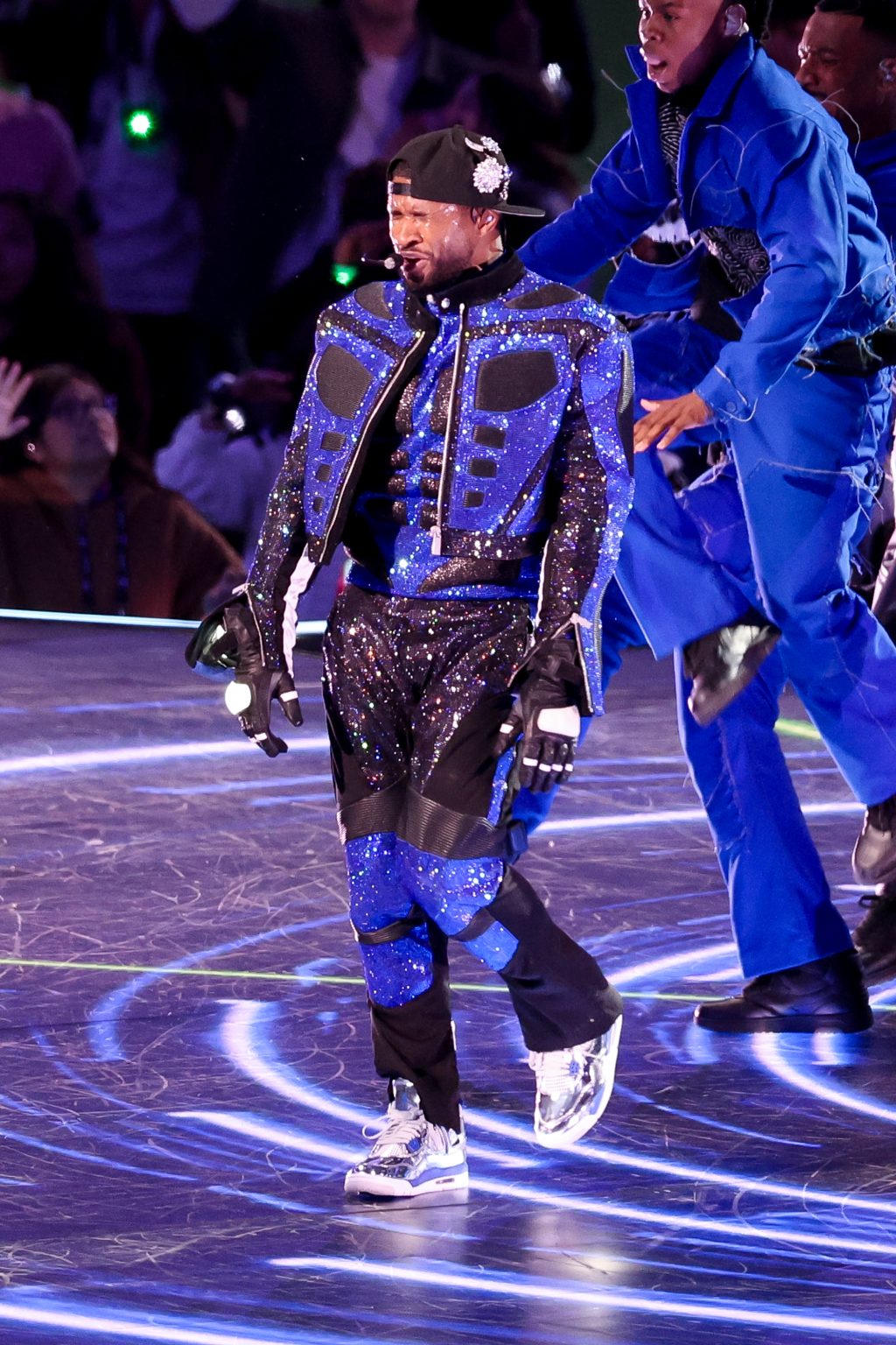 Usher Rocks Exclusive "Chrome" Air Jordan 4s at Super Bowl Halftime ...