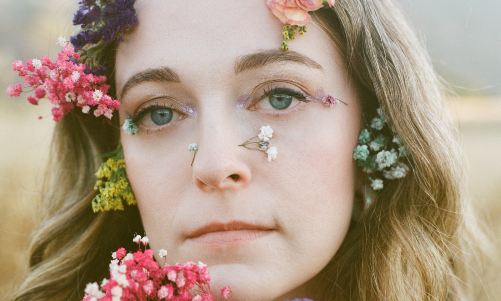 EMME, an indie-pop singer released a new song, "Late Bloomer"