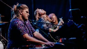 $kumbagron Unveils Heartfelt Anthem "Love You Forever" | Honk Magazine