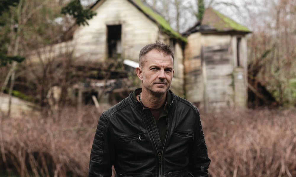 Jack Horton weaves heartfelt memories into new hit, “String Around My ...