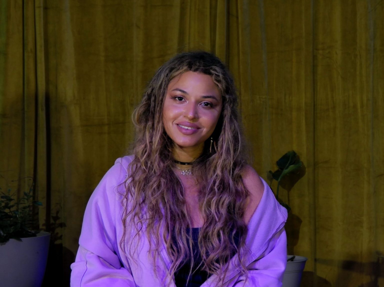 Amanda Holley channels digital-age desire into “FOMO”